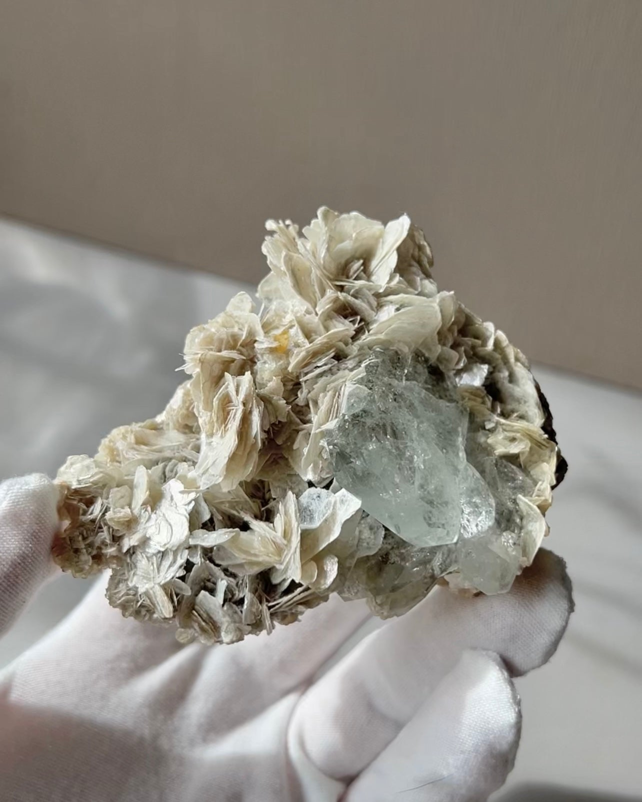 Aquamarine Muscovite Flowers – Pellura